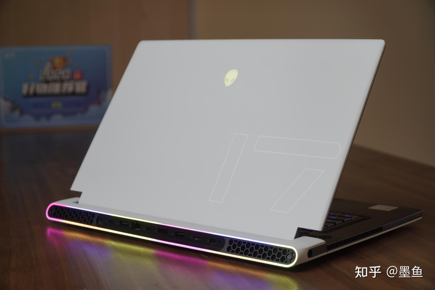 四个风扇的性能怪兽——外星人Alienware X17 外观&拆机 - 知乎