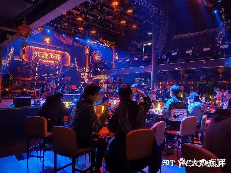 带动商圈人流增幅50% 这家Live house靠什么？ - 知乎