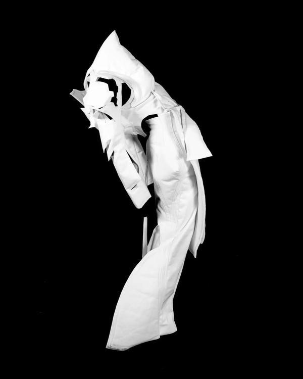 年末大秀直播筹备中！CSM WHITE SHOW 上年度作品回顾 - 知乎