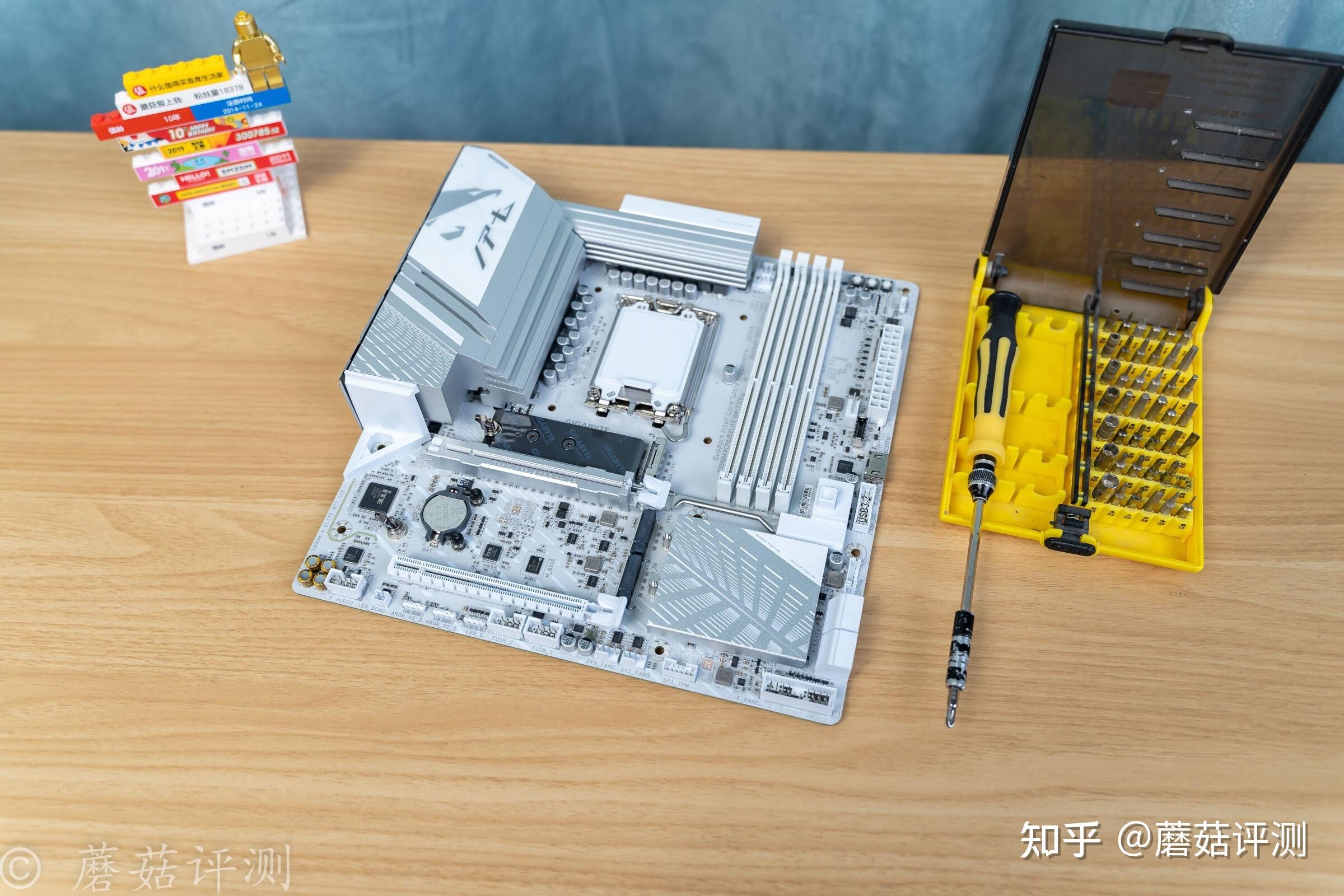 梦幻白装，打造小体积钢炮主机，技嘉冰雕Z890M AORUS ELITE WF7 ICE DDR5主板 拆解评测 - 知乎