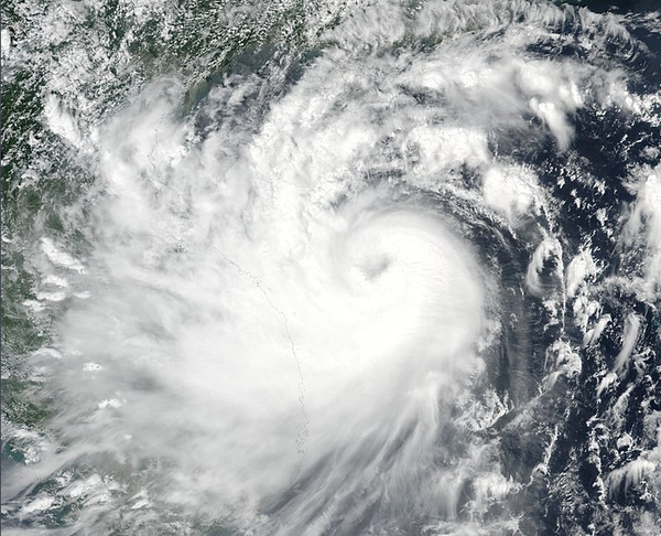 台风来了还在户外怎么办？台风形成的原因，如何做好安保措施？ - 知乎