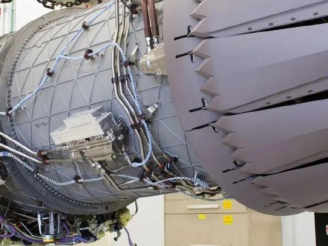 F-35"闪电"之心，一组高清组图带你了解F135涡扇发动机 - 知乎