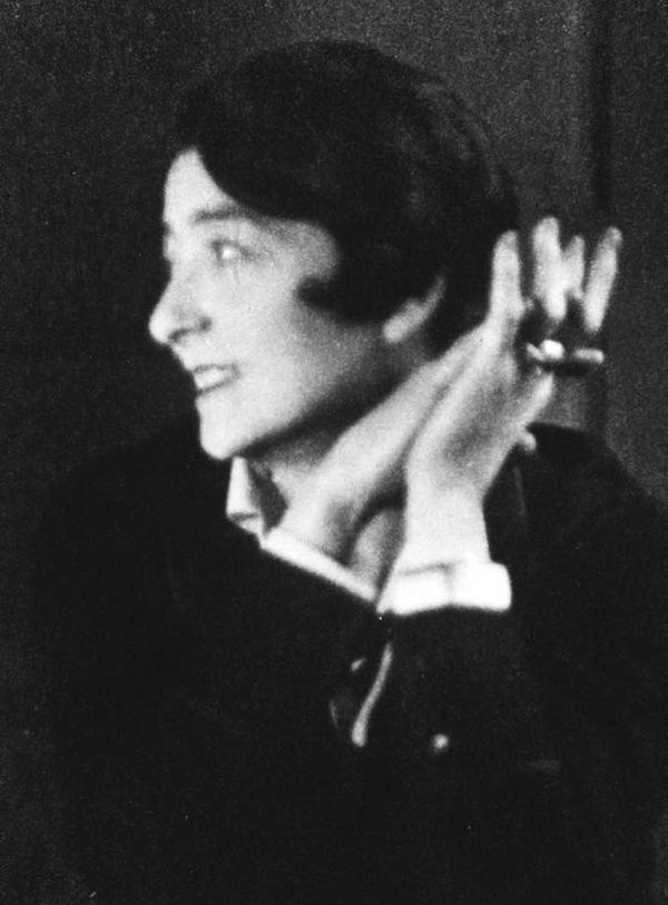 用人性柔化现代主义的一匹狼 - Eileen Gray艾琳·格雷 | The Designer's Designer [9] - 知乎