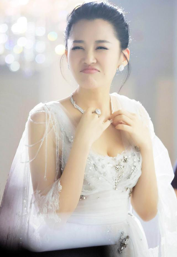 48岁许晴究竟有多美！看了她素颜合影就知道了 知乎
