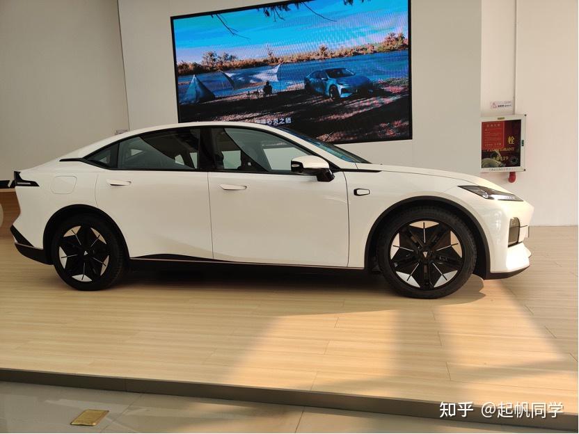 手握20个W，深蓝SL03和零跑C01怎么选?