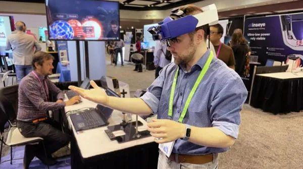 CREAL最新AR/VR光场显示头显上手体验：令人兴奋却依然挑战重重 - 知乎