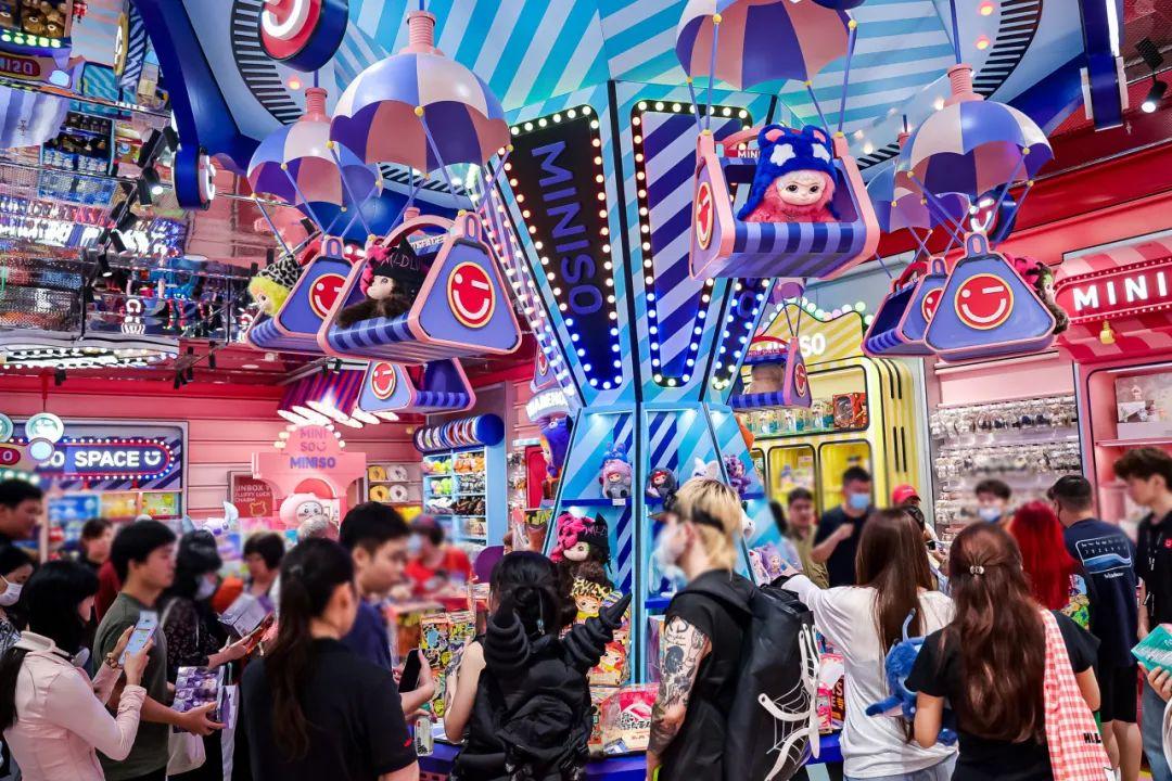 当潮流遇上顶奢，反认知的名创MINISO SPACE - 知乎