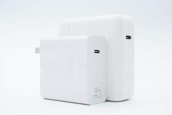 SCP 90W快充，单C极致输出，华为90W充电器评测 - 知乎