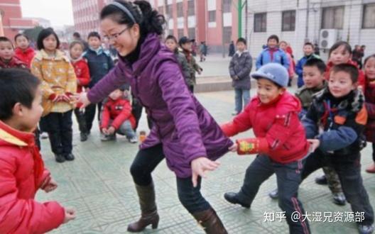 年轻教师的心酸,悟了很久才明白一个道理,老师不能和学生走太近 知乎