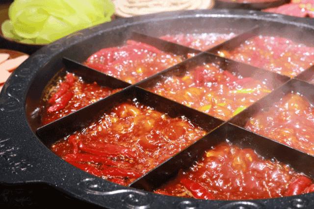 重庆出名的九宫格火锅：记忆中的正宗味道在这里出现！ - 知乎