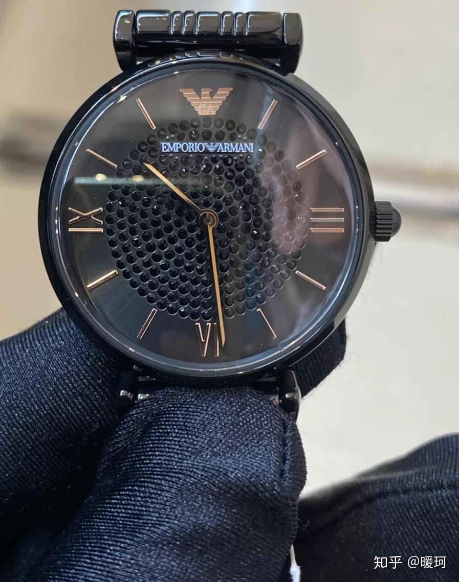 神秘感满满的阿玛尼AR11245 爆款黑色小天鹅 - 知乎