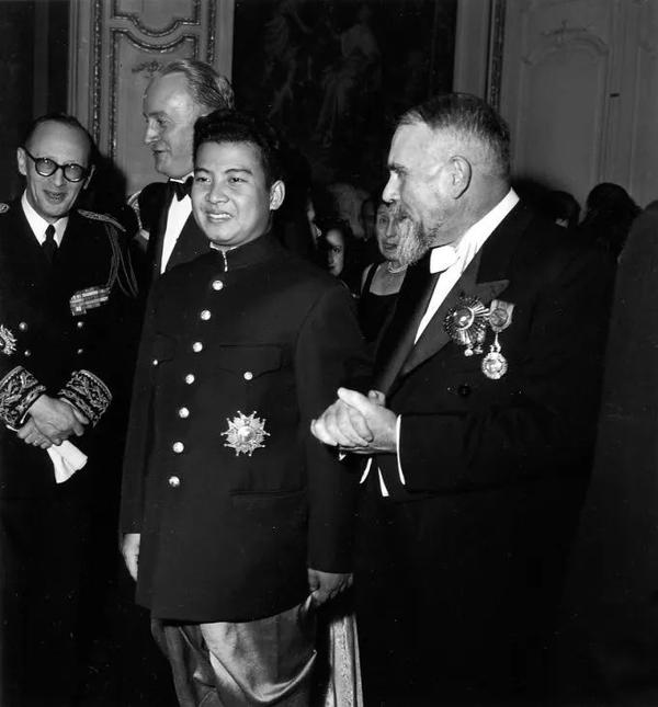 罗伯特·杜瓦诺 Robert Doisneau | 全集：戏梦巴黎 - 知乎
