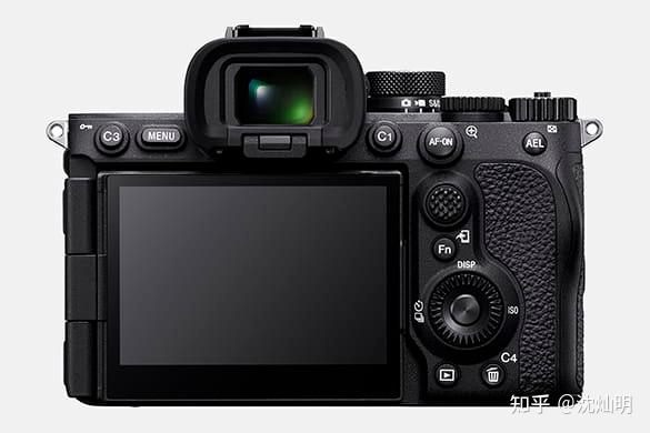 索尼a7m4和新出的a7r5怎么选？用途：拍风光，扫街和产品特写，偶尔拍视频。?