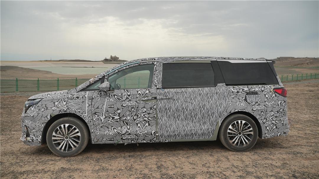 提升档次走捷径，江淮瑞风RF8谍照曝光，气势不输腾势D9！ - 知乎