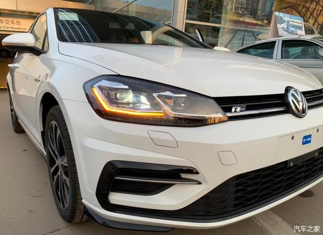 实拍2020款大众高尔夫！白色车身很时尚，配并线辅助+定速巡航 - 知乎