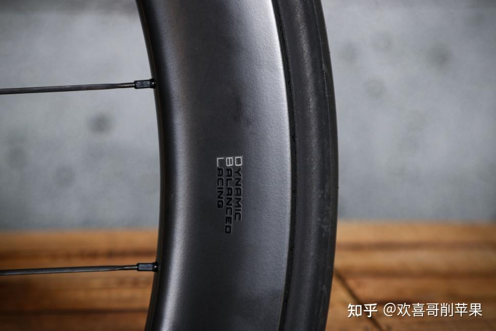 Giant SLR 1 50 碟轮系统，非常稳定的轮组，操控性极佳 - 知乎