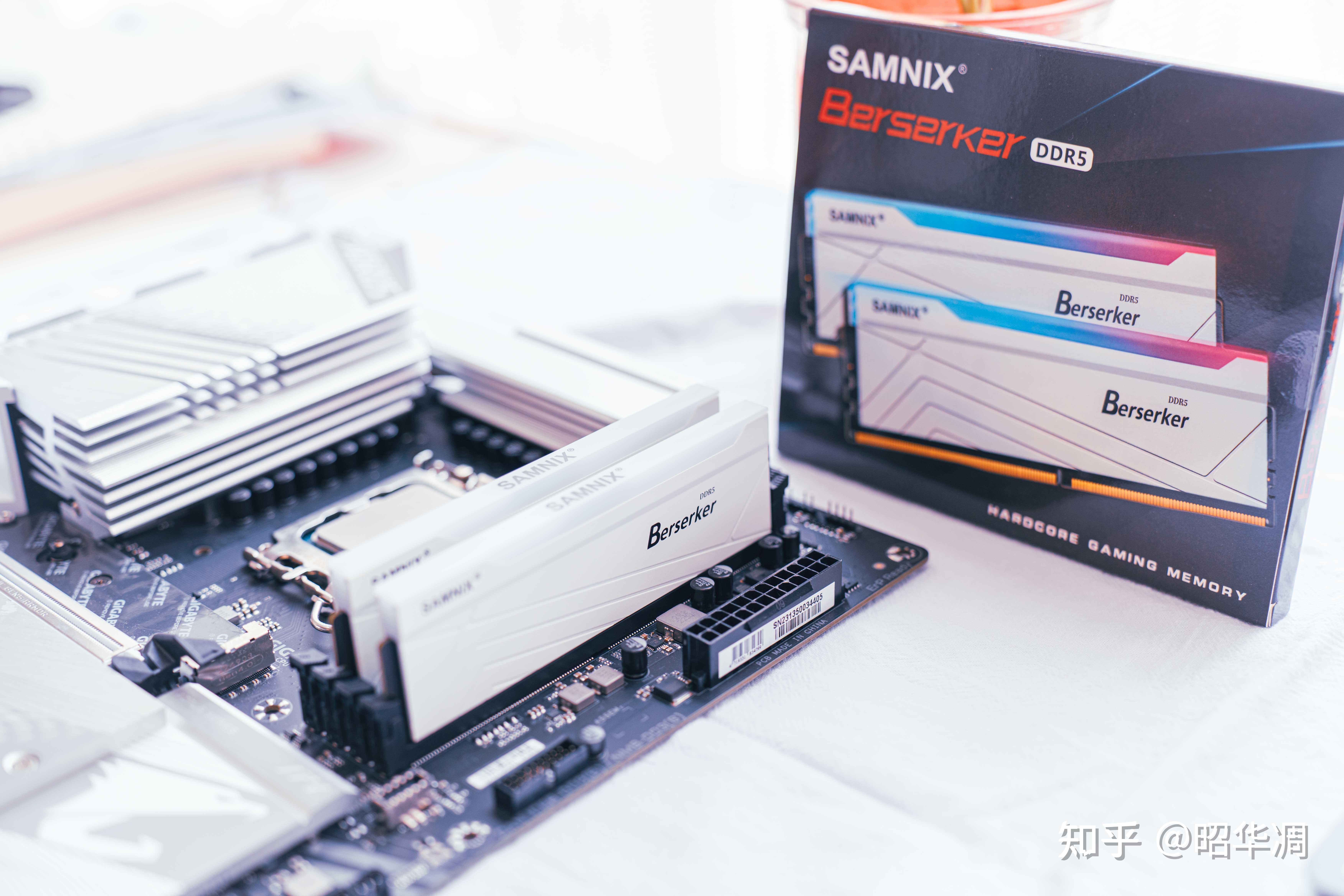 单条24GB，7200MHz，感受下DDR5内存的真正实力｜ 新乐士新乐士 狂刃战士 48G 性能评测