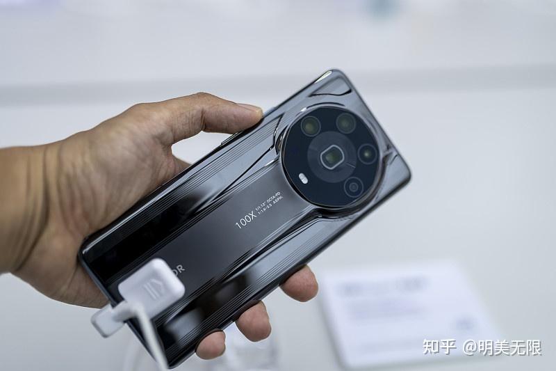 华为 Mate 40 Pro 和荣耀 Magic4 Pro 哪个更值得买？