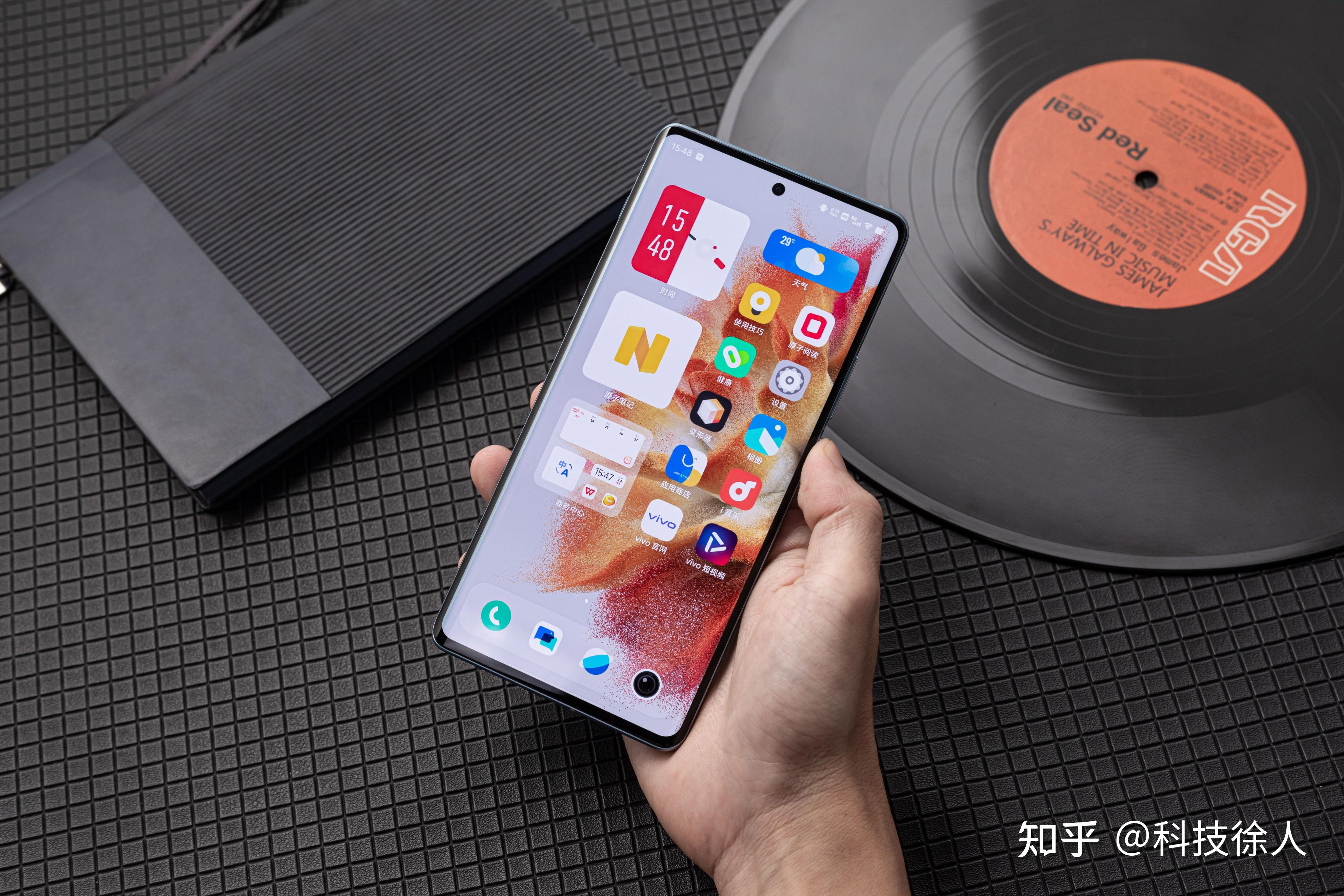 打工人逃不了在地铁上办公？那看看vivo X Note这款大屏旗舰 - 知乎