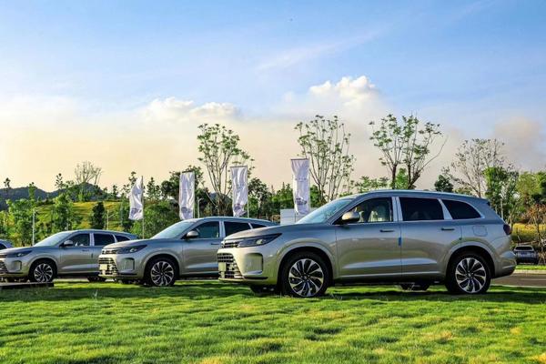 三个月连续交付破万 AITO问界10月交付12,018辆 - 知乎