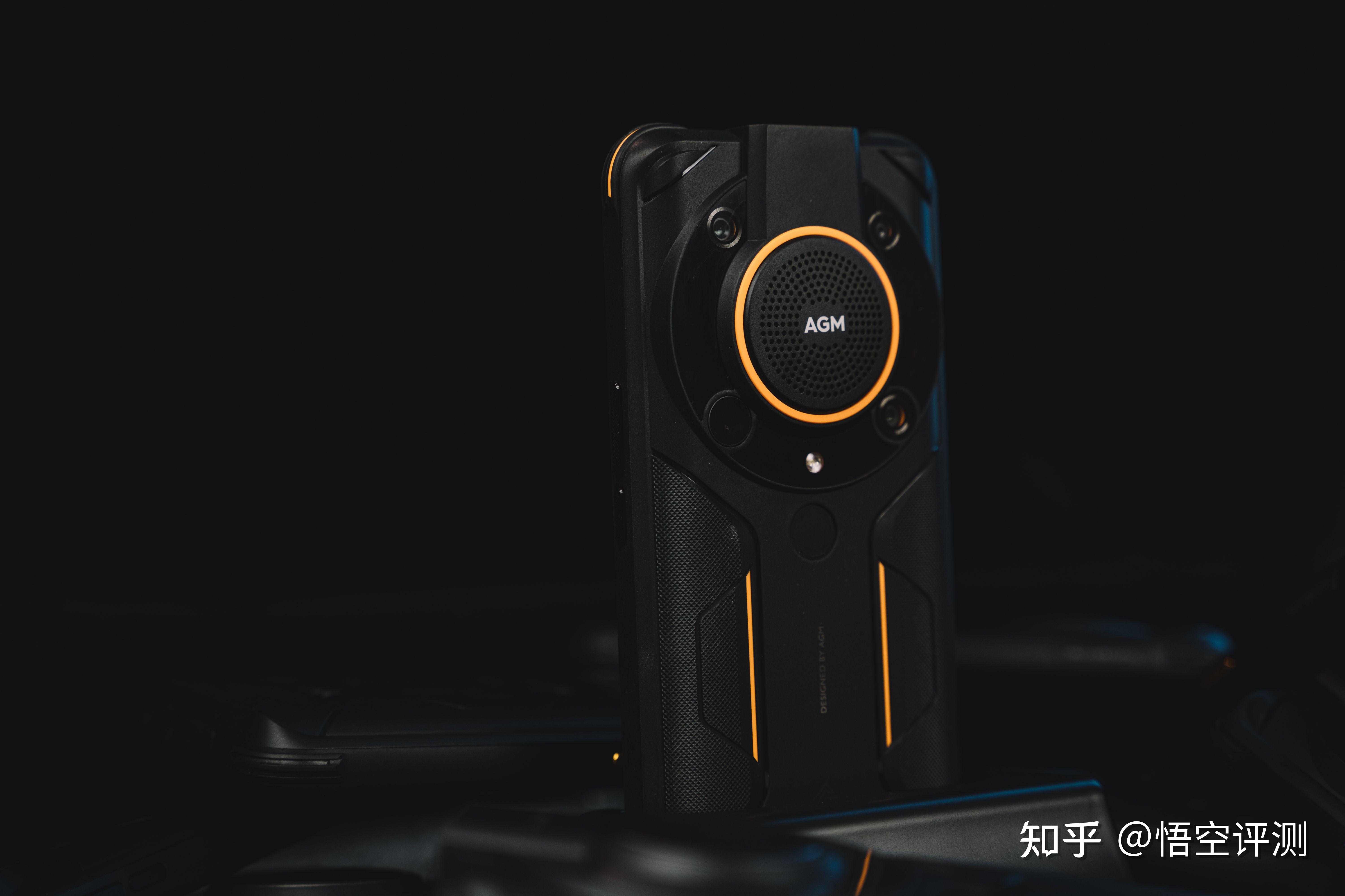 手机上面安装上强光手电？AGM G1 Pro大灯版：三防手机天花板 - 知乎