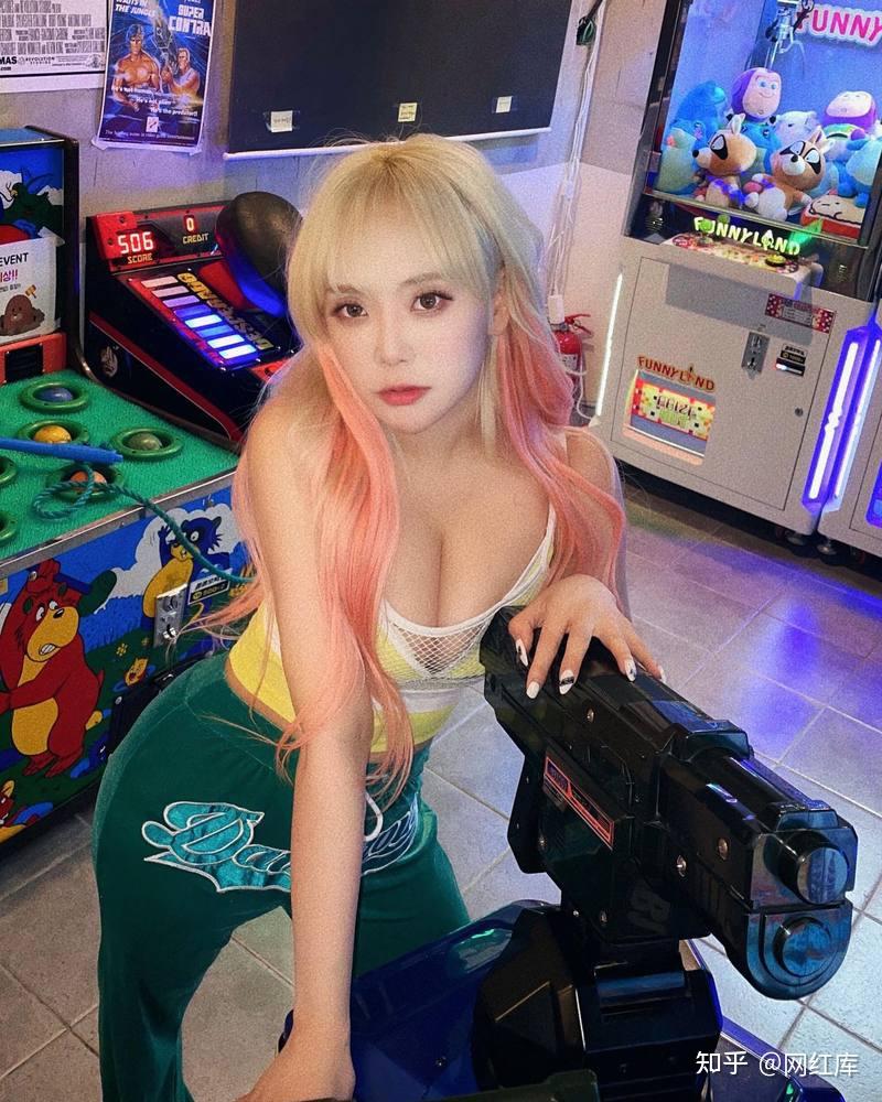 70万粉丝见证！Queen Dami 不仅颜值高，舞技也一流！ - 知乎