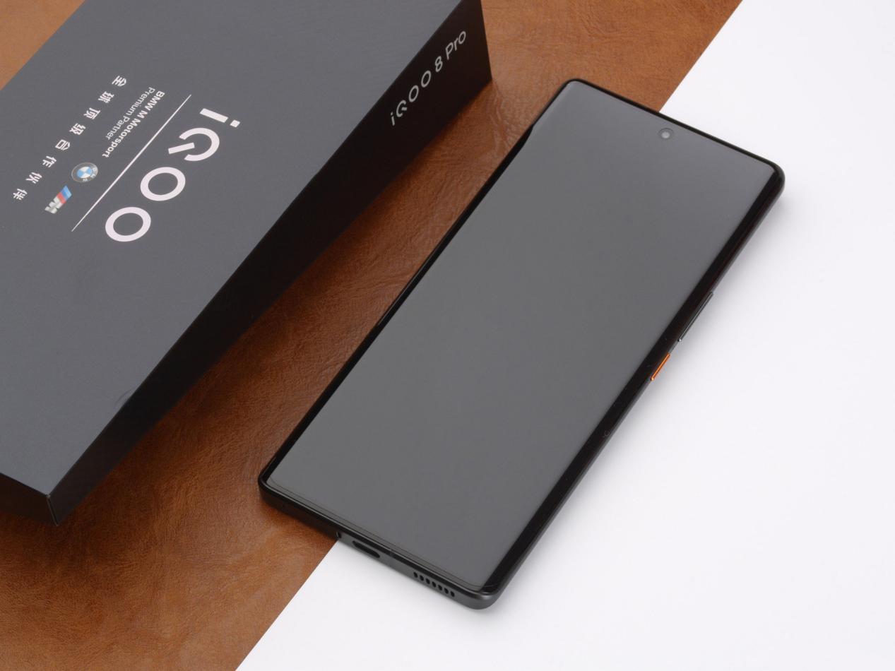 iQOO 8和iQOO8 Pro有什么区别？详细对比分析结果出炉！看完秒懂
