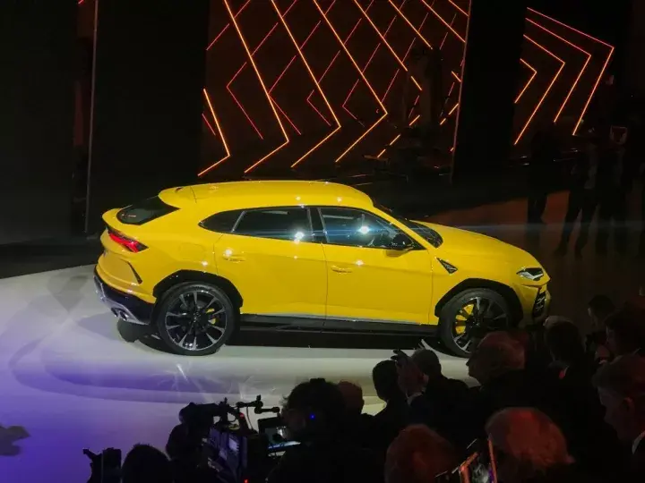 兰博基尼Urus发布 极速305km，313万元起售 - 知乎