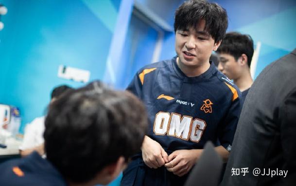 JJPLAY电竞报：Uzi谈OMG山鸡，让他感受下LPL超级巨星的待遇 - 知乎
