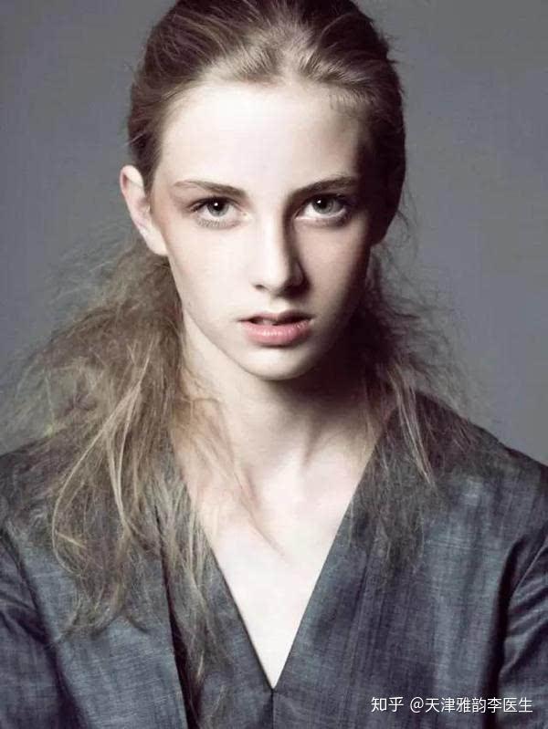 法国嫩模Deborah Deva Reeb年仅16岁，身材高挑容貌姣好 - 知乎