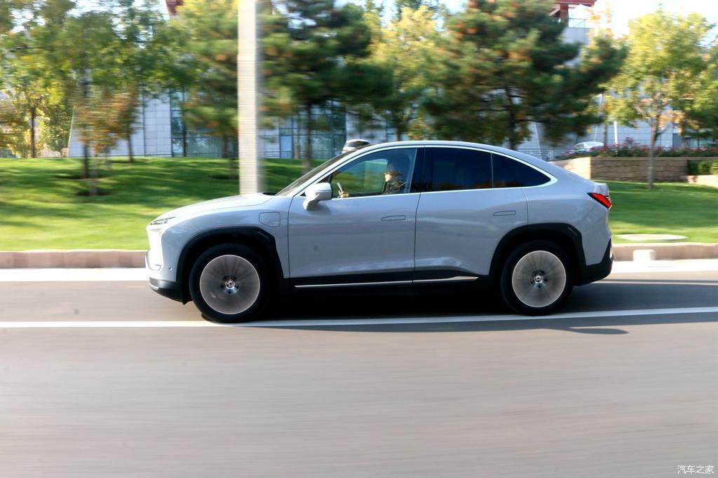 试驾蔚来EC6 高度智能化的中型纯电SUV - 知乎