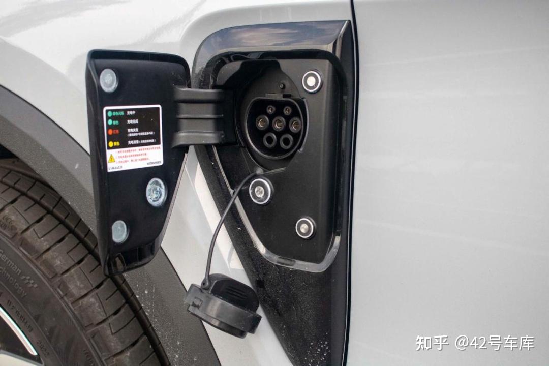 领克 01 EM-P，在无聊的混动产品中逆向行驶 - 知乎