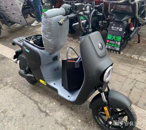 骑行九号电动车b30c如履平地，它的智能化是yyds - 知乎
