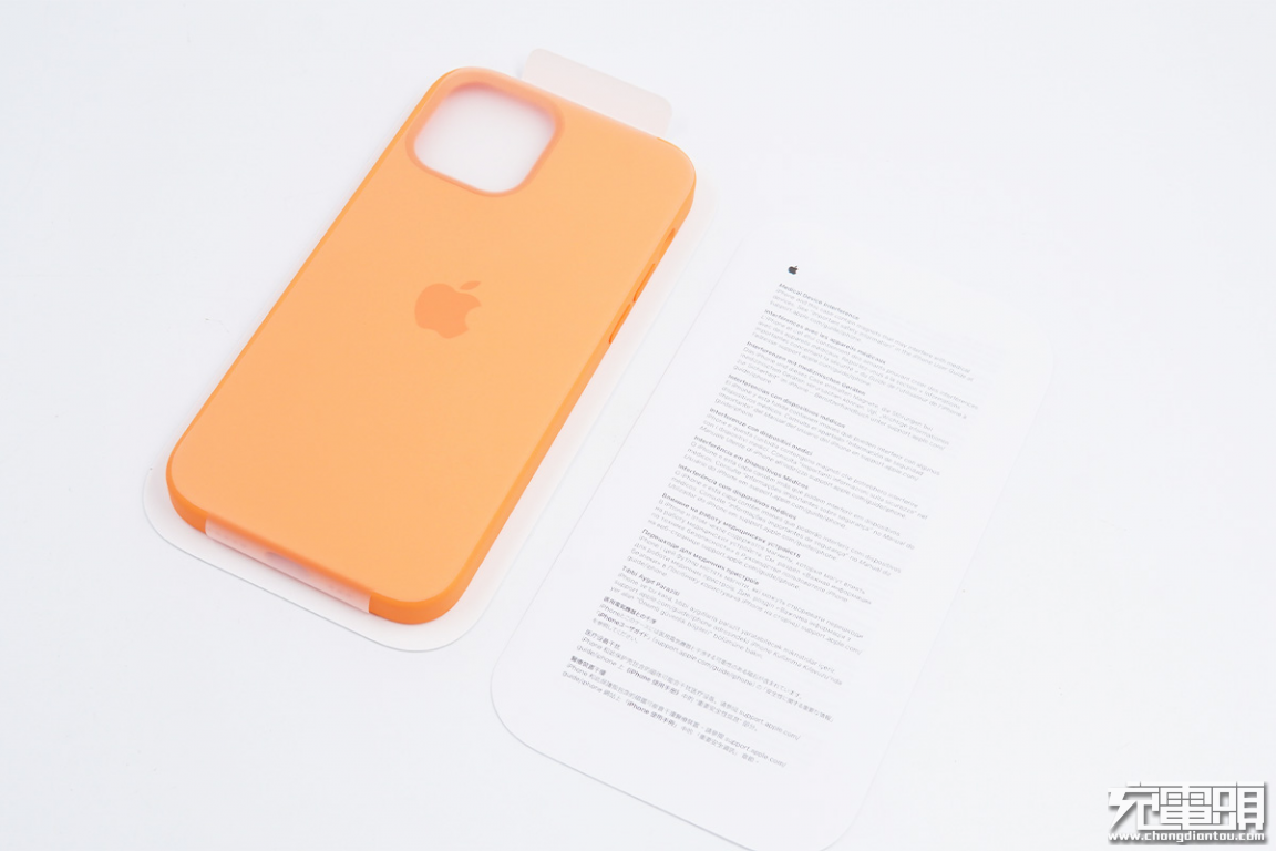 官方套充电有Buff加成？苹果原装MagSafe磁吸保护套评测 - 知乎