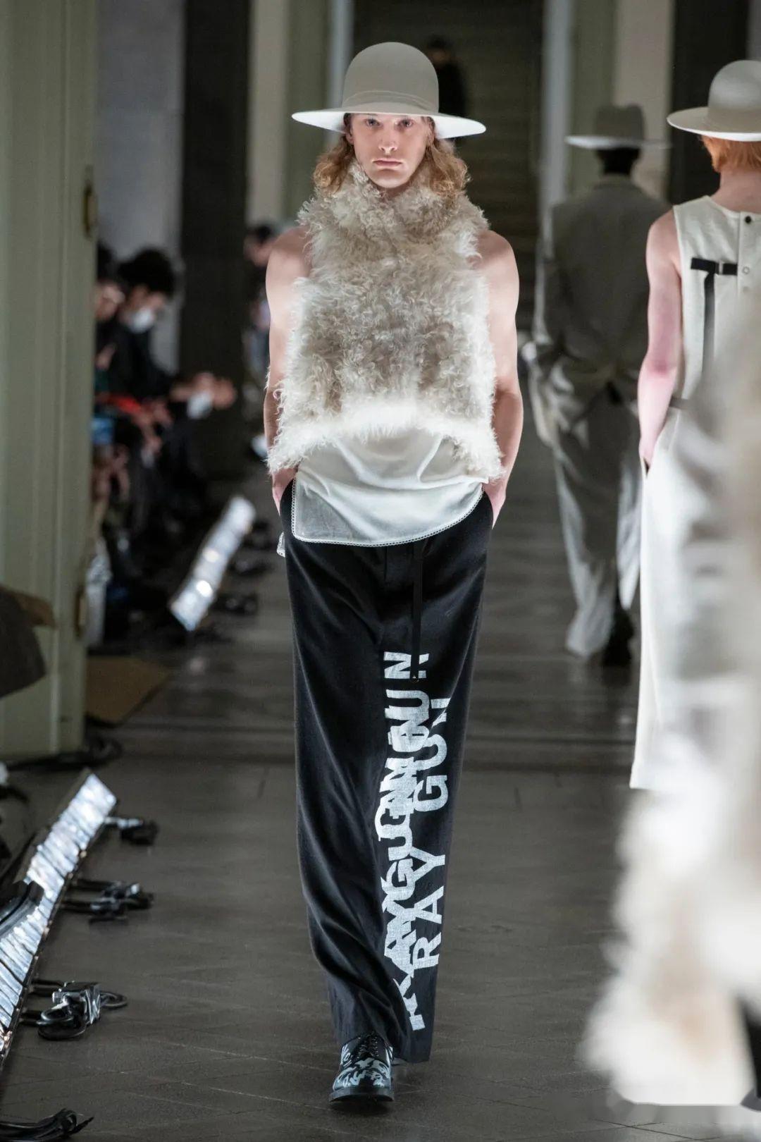 秀场 | Takahiromiyashita The Soloist 2023 秋季东京时装秀 - 知乎