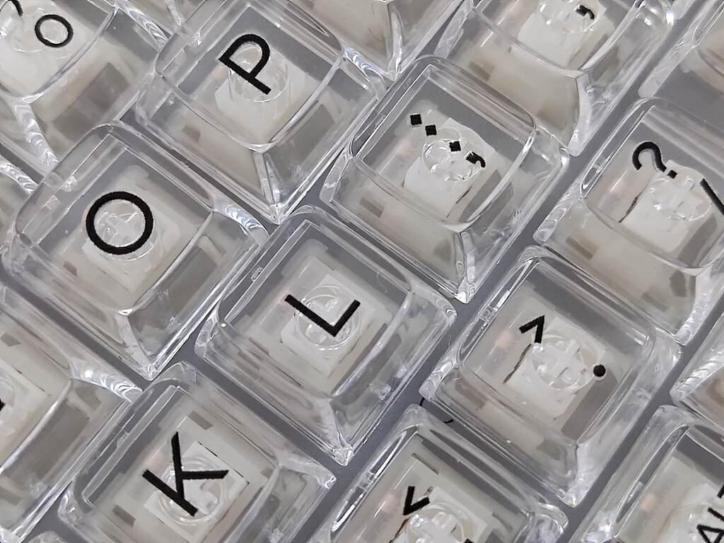 出道既“巅峰”首款全POK材质线性轴——IQUNIX璞玉轴上手体验