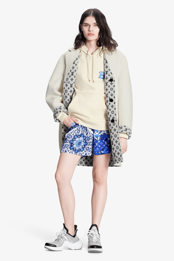 秋冬需要只一直LV大衣！ - 知乎