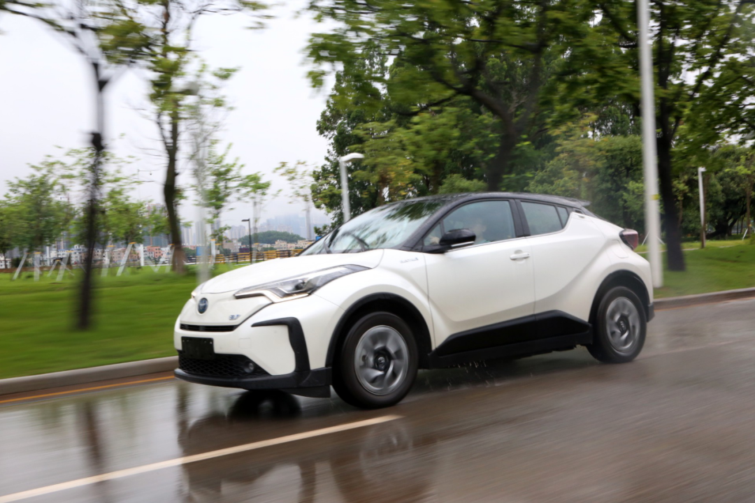 开箱体验广汽丰田C-HR EV，当TNGA遇上纯电智能 - 知乎