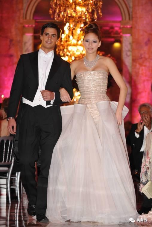 川普女儿、希尔顿挤破了头都不能去的名媛舞会 - 知乎