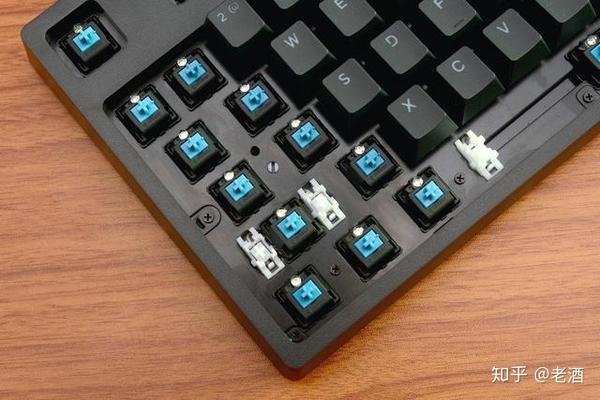 CHERRY轴键盘阵营全能SR英雄体验，雷柏V808 - 知乎