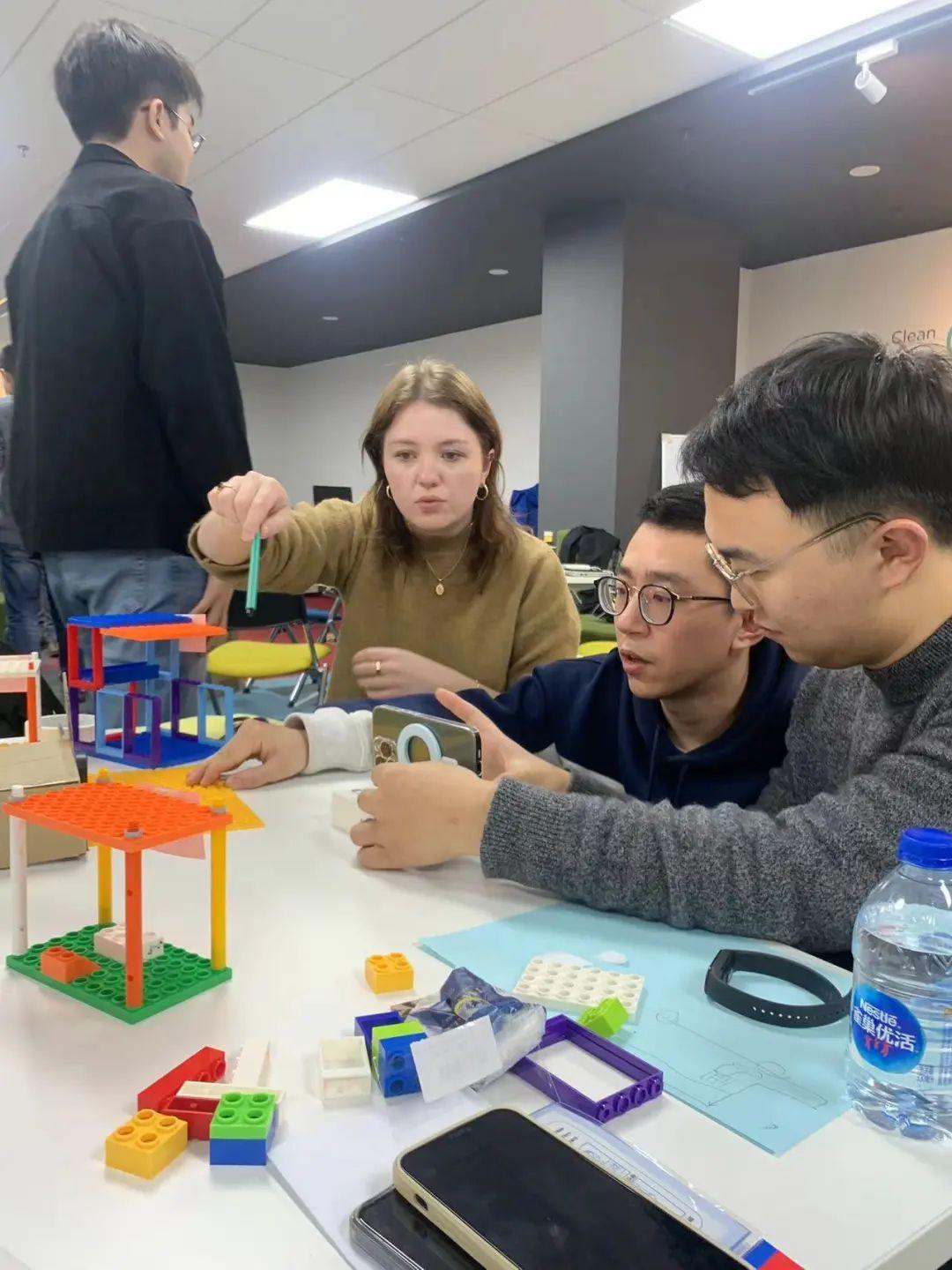 设计思维引领未来：FABO“数制”工坊与FAURECIA佛吉亚的创新之旅 - 知乎