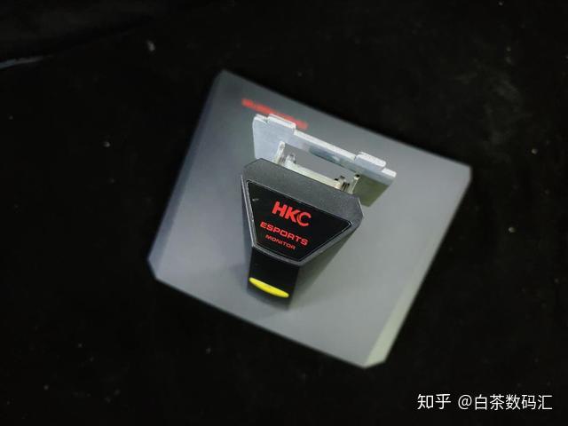 HKC-GF40开箱轻体验：自带物理外挂，千元不到144高刷显示器 - 知乎