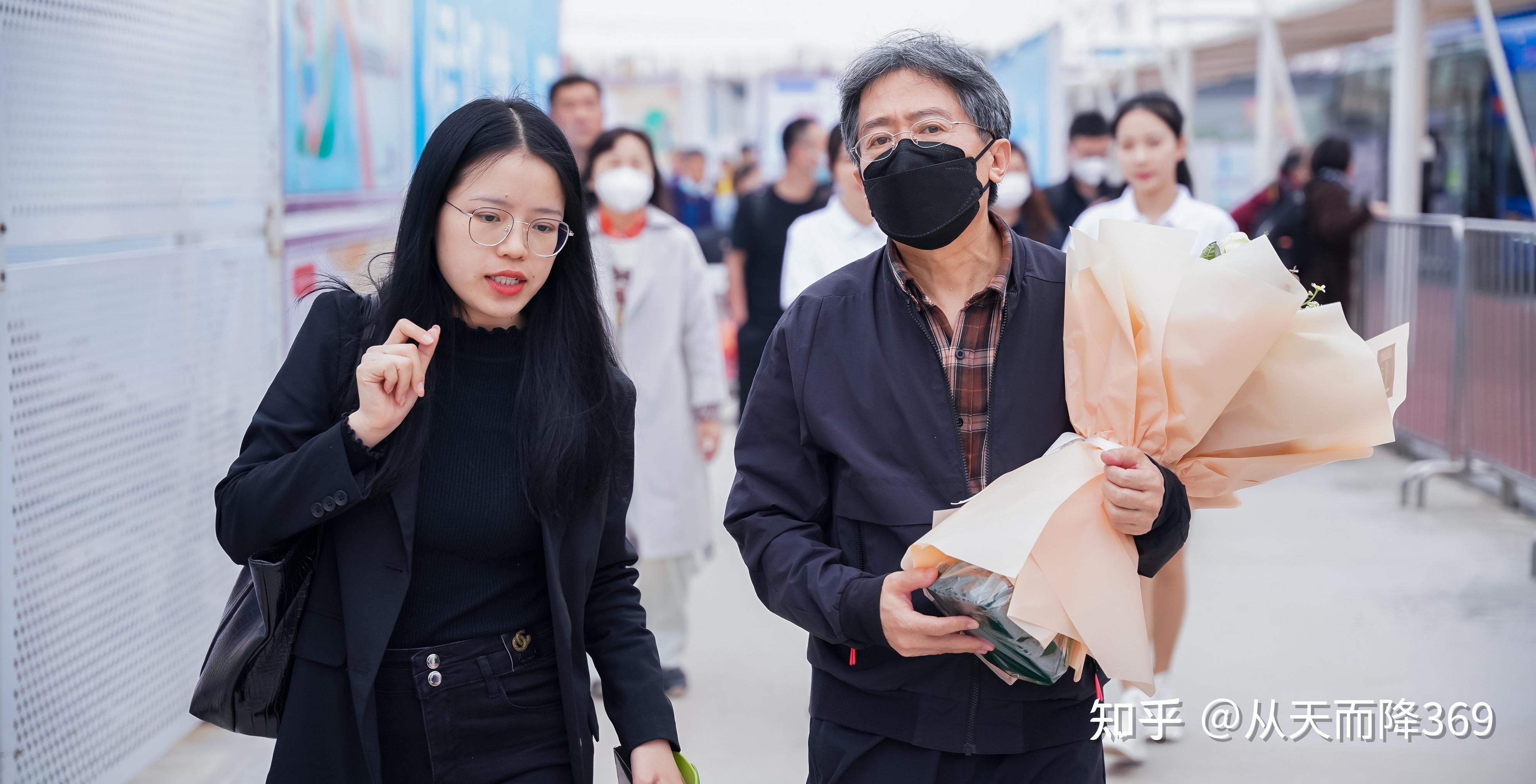那夜星光灿烂 普通人眼中的第三届新时代国际电视节斑彩螺奖颁奖典礼 知乎