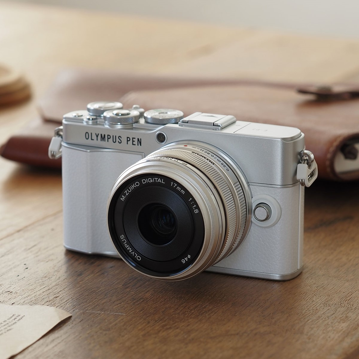 如何看待奥林巴斯品牌『易主』后推出的首款相机PEN E-P7，有哪些亮点和不足？