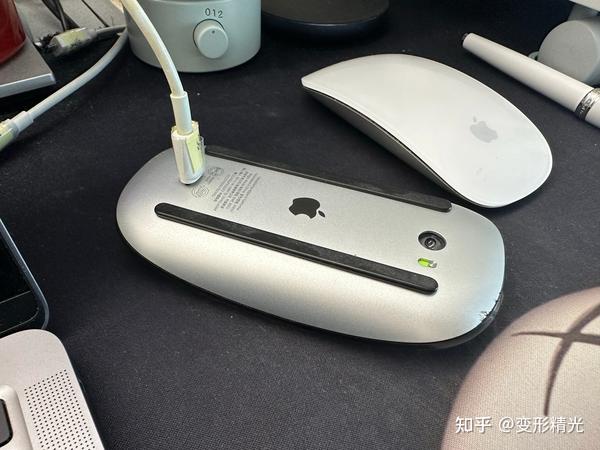 Magic Mouse黑3代对比白1代 - 知乎