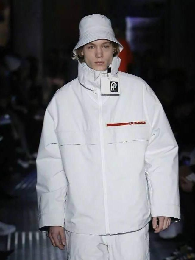 为什么PRADA Sport重新回到秀场？ - 知乎