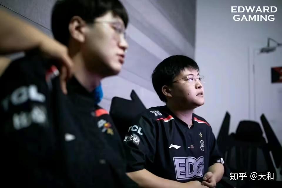LOL: RNG零封EDG，Uzi四杀泽丽无力回天，EDG教练回家养猪吧！ - 知乎