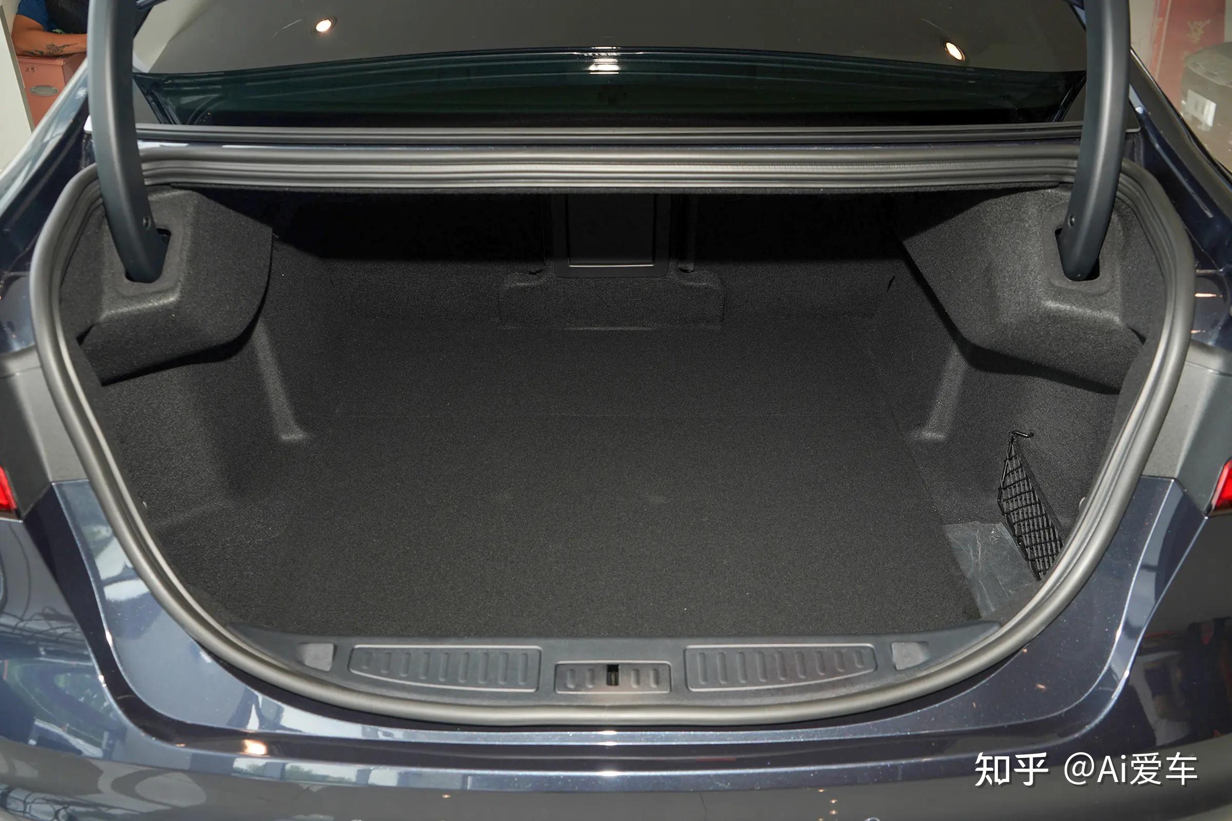 车长超5米的合资B级家轿，2.0T配8AT便宜油耗也不高，福特金牛座 - 知乎