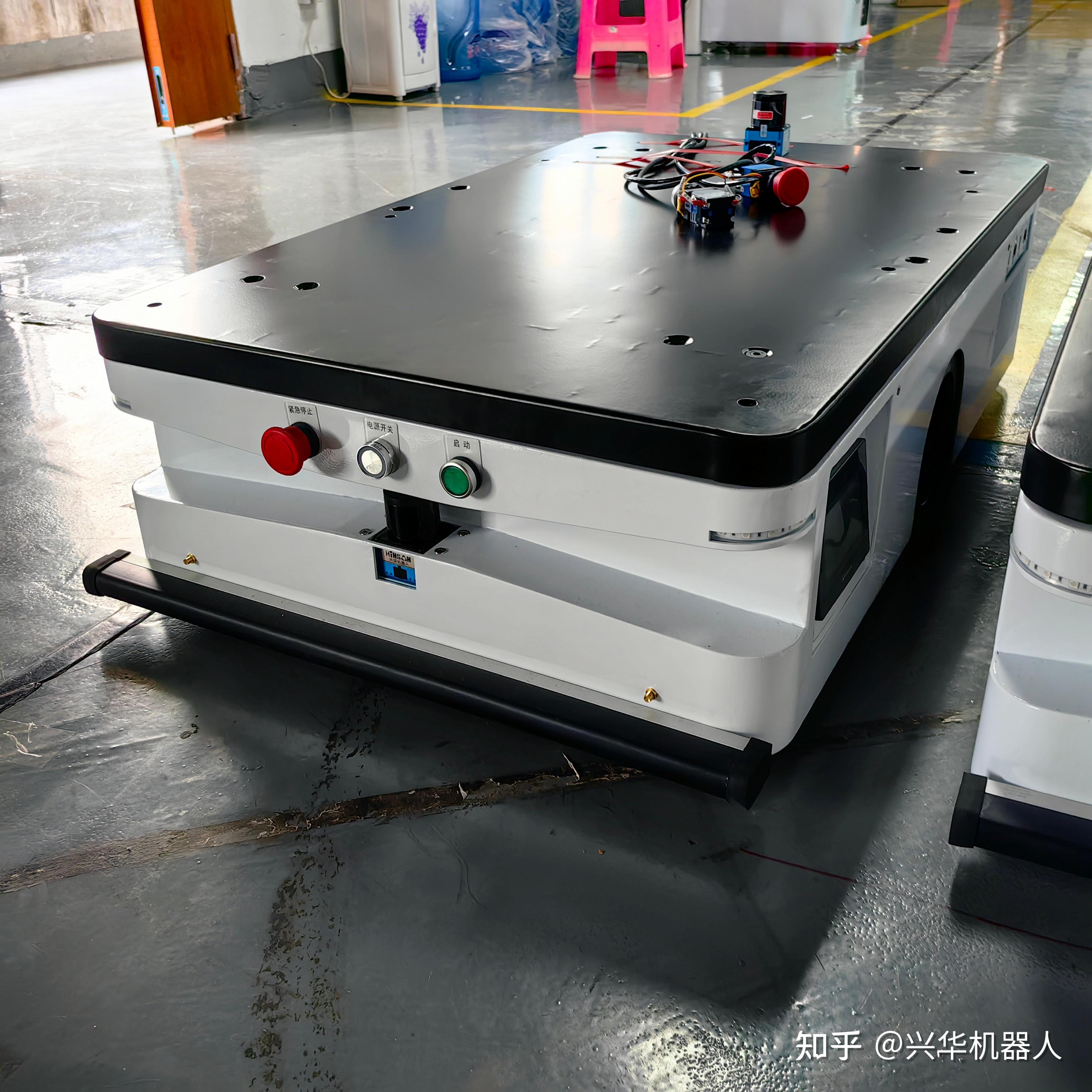 同样是无人搬运机器车，AGV和AMR到底差在哪？建议工厂老板必看！ - 知乎