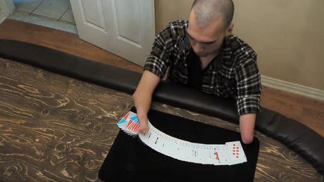 他天生没有手脚，但他是名留青史的魔术师：Matthew Buchinger - 知乎